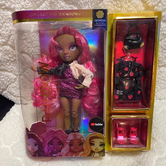 Toys | Rainbow High Fashion Doll Daria Roselyn Still In Original ...